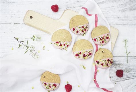 The Lovely Drawer Pistachio Raspberry Shortbread` — Aspiring Kennedy