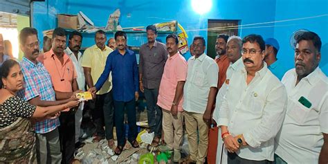 கனமழையால் வீடு இடிந்து சேதம் பாதிக்கப்பட்ட குடும்பத்திற்கு நேரில் ஆறுதல் சொன்ன எம் எல் ஏ
