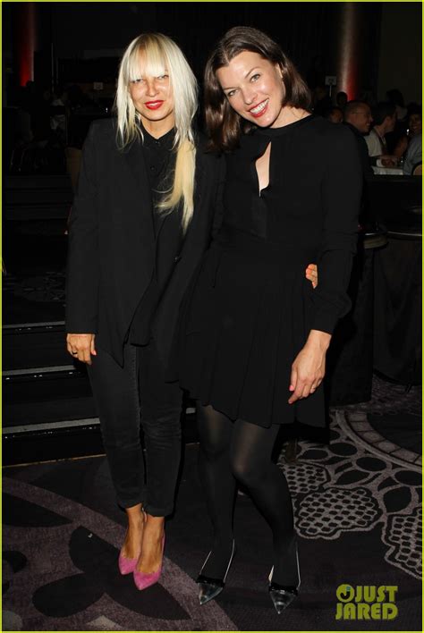 Sia Has Shown Her Face Many Many Times Without A Wig Photo 3877818