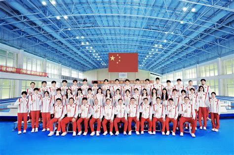 加油！中国游泳队出征巴黎奥运会