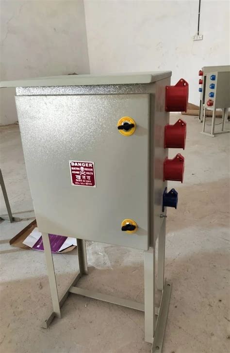 Three Phase Industrial Plug And Socket Distribution Panel At ₹ 8000