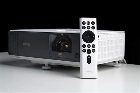 How To Adjust BenQ Projector To Fit Screen