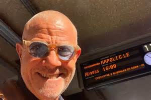 Chi è Giulio Golia Dal Mondo Della Comicità Al Giornalismo Dinchiesta Da Quasi 30 Anni A Le Iene