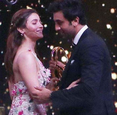 Watch Ranbir Kapoor Romantic Dance With Alia Bhatt On Ishq Wala Love