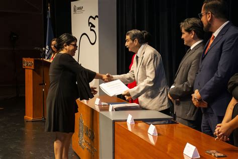 Egresados de licenciatura y posgrado de la Facultad de Psicología