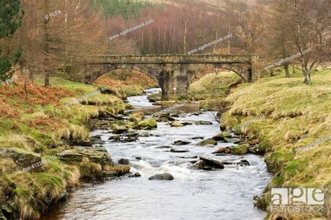 Moorland River And Bridge Slippery Stones Bridge Derwent River Peak