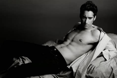 Shirtless Bollywood Men Sukhdeep