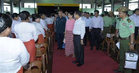 နိုင်ငံတော်စီမံအုပ်ချုပ်ရေးကောင်စီဥက္ကဋ္ဌ နိုင်ငံတော်ဝန်ကြီးချုပ် ဗိုလ