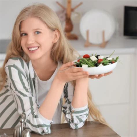 Диетолог разкрива че този ЗЕЛЕНЧУК е най добрият за премахване на мазнините по корема За Жената