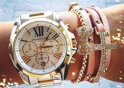 Фото Позолоченные браслеты и часы от Michael Kors / Майкл Корс на руке ...