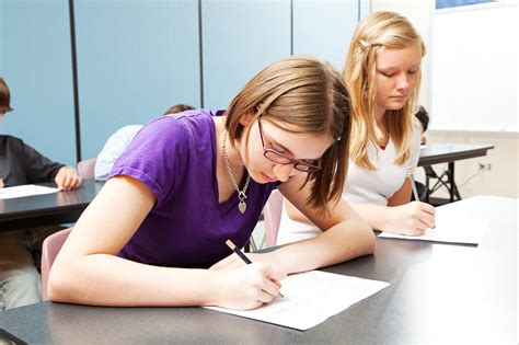 Subiecte Evaluare Națională Matematică Ce subiecte au primit astăzi elevii de clasa VIII a