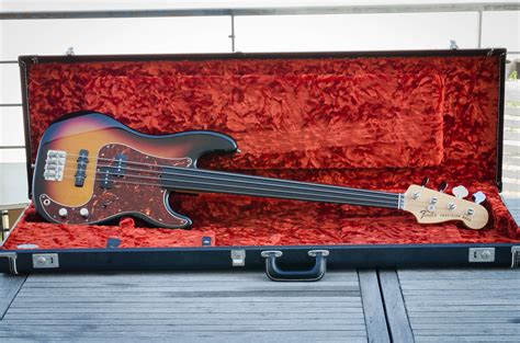Tony Franklin Fretless Precision Bass Fender Audiofanzine