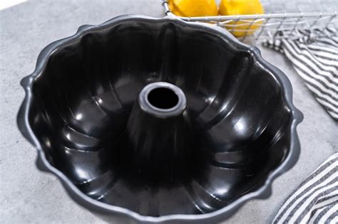 Premium Photo Lemon Pound Cake