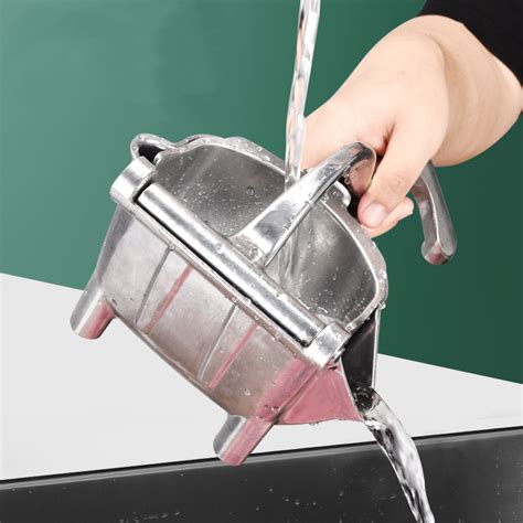 Citrus Juice Extractor Squeeze Manual Juicer Handheld Juicer