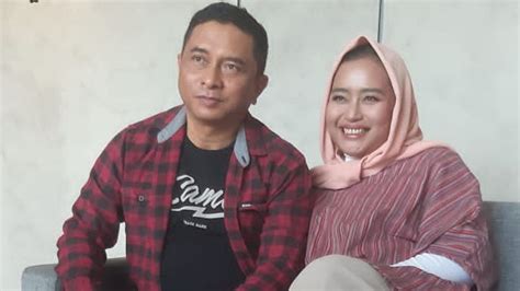 Tya Subiakto Gaet Alex Kuple Dalam Single Ketiga Tak Mungkin