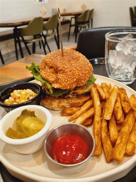 🍔법동 수제버거맛집 그리들버거촉촉한 소고기패티에 바삭한 감자튀김 핵추천 네이버 블로그
