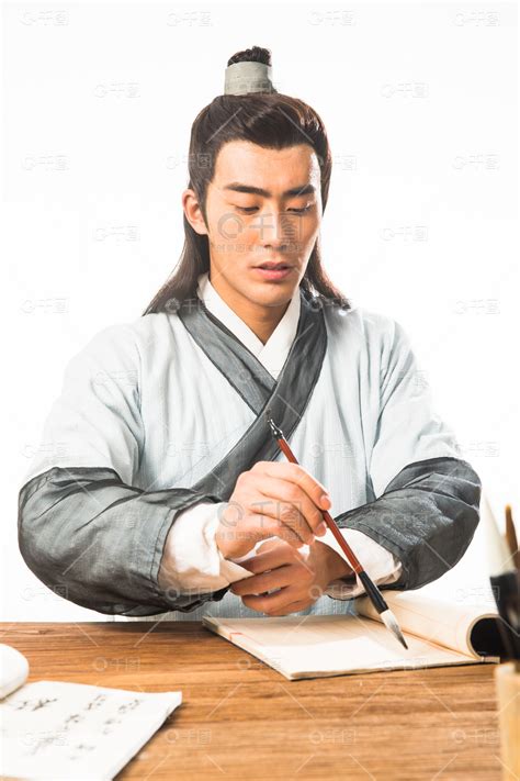 20多岁高清图片 书生正在书写 人像图片免费下载格式3456像素编号67079955 千图网