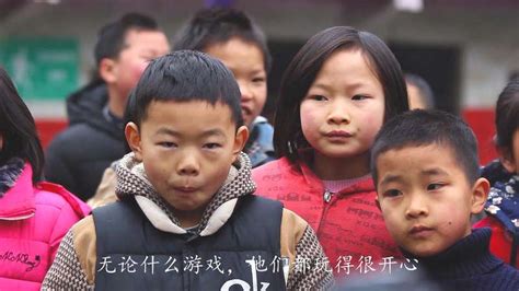 探访农村留守儿童的小学，让人暖哭，留守儿童从此不再孤单！社会民生好看视频