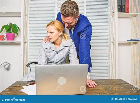 Boss Unacceptable Behavior Subordinate Employee Addressing Workplace
