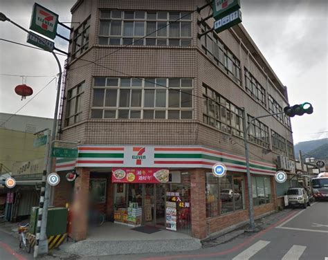 【心得】台灣滿街都是這種軟腳建築 不強制立法改善 是在等老天爺強制都更 場外休憩區 哈啦板 巴哈姆特