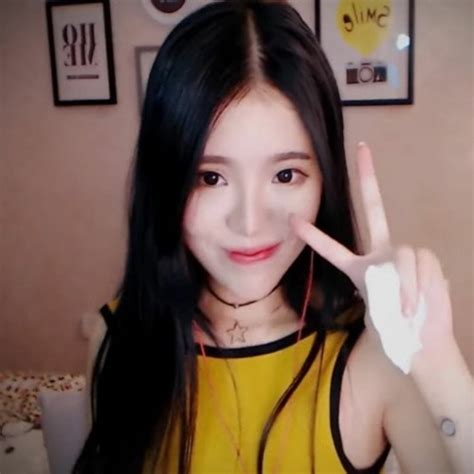 Stream Asmr Mouth Sounds Tapping Tongue Fluttering Ear Massage By