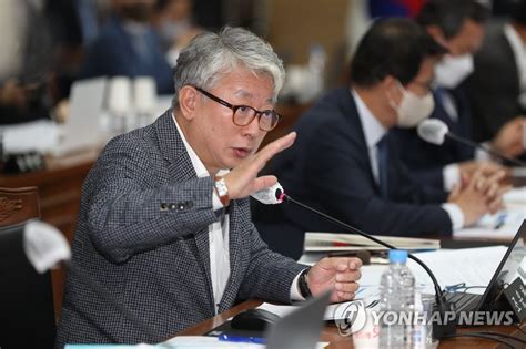 경북도 국감서 질의하는 조응천 의원 연합뉴스