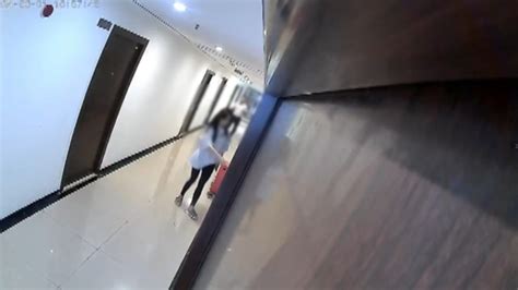 男子举报医院院长与妻子长期存在不正当关系，2人被抓现场曝光，官方回应腾讯新闻