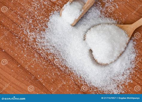 Glutamato Monosódico Sobre Cuchara Y Fondo De Mesa De Madera Msg Para Condimento De Alimentos
