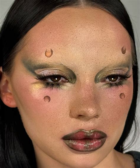 Pin By Camo On Makeup Funky Makeup Pretty Makeup Edgy Makeup