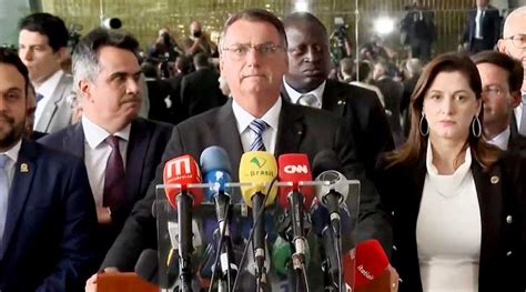 Pronunciamento de Bolsonaro revela sua falta de postura Não poderíamos