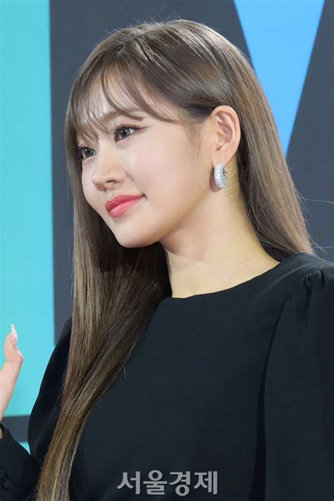 키스오브라이프 쥴리 모두를 돌아보게 만드는 비주얼 [se★포토] 서울경제