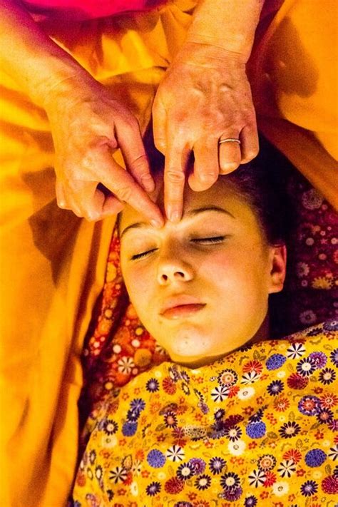Massage Ayurvédique Mukha Abhyanga Le Massage Du Visage