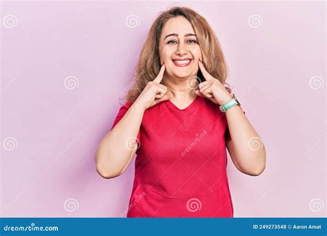 Middle Age Caucasian Woman Wearing Casual Clothes Smiling With Open