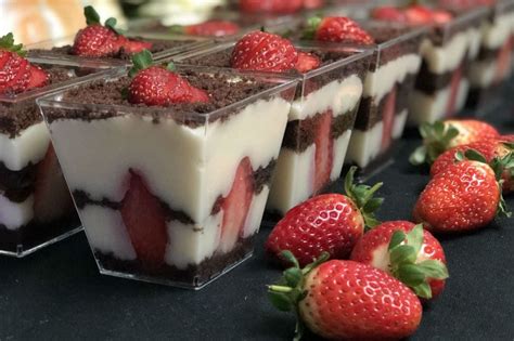 Çilekli Pratik Manolya Tarifi Nasıl Yapılır