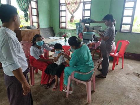 မအီမြို့ ကျောက်ဝေကျေးရွာ အထက်တန်းကျောင်း ခွဲ ၌ Kg ကလေးငယ်များအား ကိုဗစ