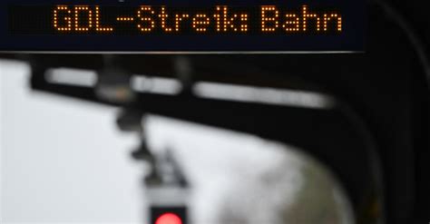 GDL Mitglieder stimmen für unbefristete Streiks bei der Bahn