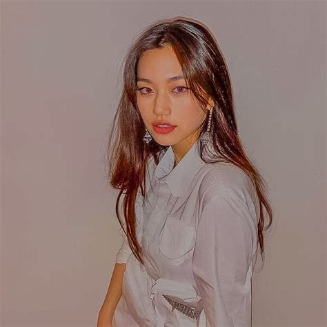 Pin Di Kim Doyeon
