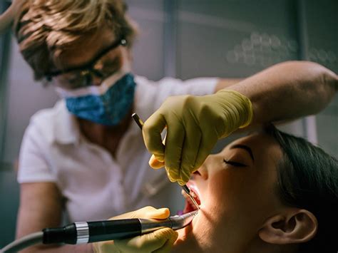 Dry Socket Vs Normal Socket Pictures Symptoms And Healing Time Medical News Today