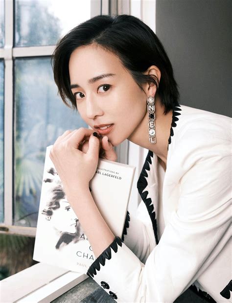 张钧甯黑白撞色时尚穿搭 简约大气优雅十足大片