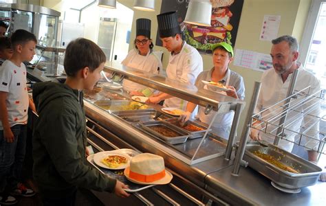 Colmar A La Cantine Les Papilles Dans Les étoiles Avec Le Chef Loïc