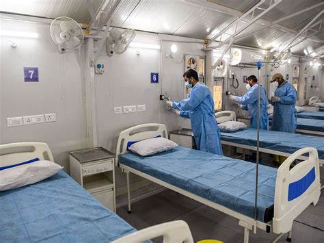 Corona रुग्णसंख्या वाढतेय कोरोनामुळे पुन्हा २०२१ सारखी परिस्थिती