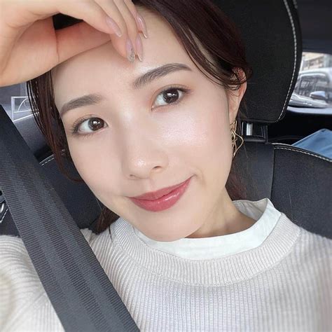 濱田あおいさんのインスタグラム写真 濱田あおいinstagram「 ミニマム＆シンプルメイク💄 オフィスメイクでもいけそうな日