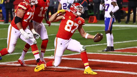 Touchdown Travis Kelce Hauls In Underhand Toss From Patrick Mahomes To