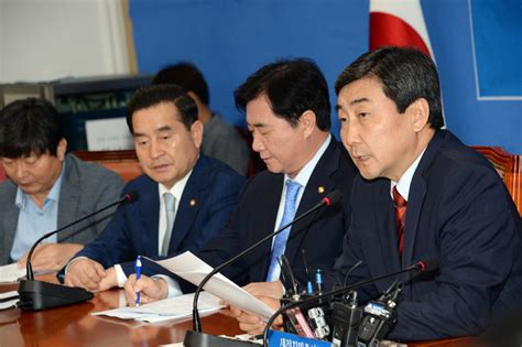 野 與 해병대캠프 집단 입소 광경같아 십자포화
