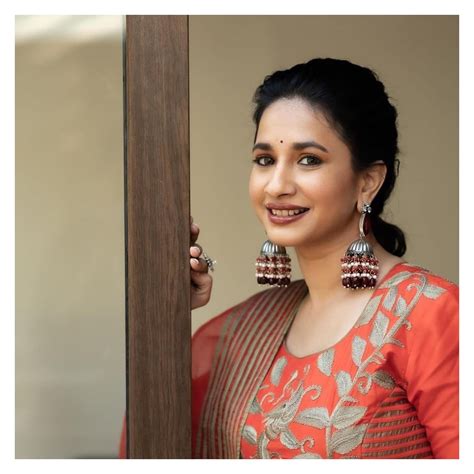 Manvita Kamath ನಟಿ ಮಾನ್ವಿತಾ ಕಾಮತ್ ತಾಯಿ ನಿಧನ News18 ಕನ್ನಡ