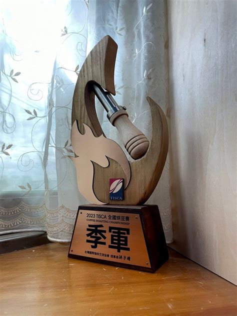 訂製款【客製化】獎牌 獎盃 獎座 金屬板 複合獎盃 手 木客・微光｜其他人氣榜 Pinkoi