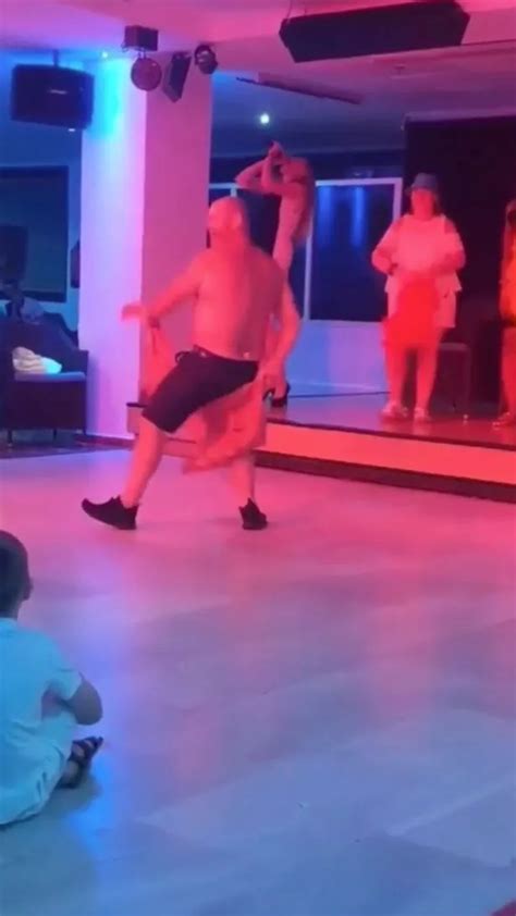 Gogglebox Dad Tom Malone Strips Off In Jaw Dropping TikTok Irish Mirror Online