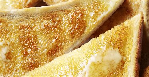 Why You Should Start Buttering Toast Before Putting It In The Oven
