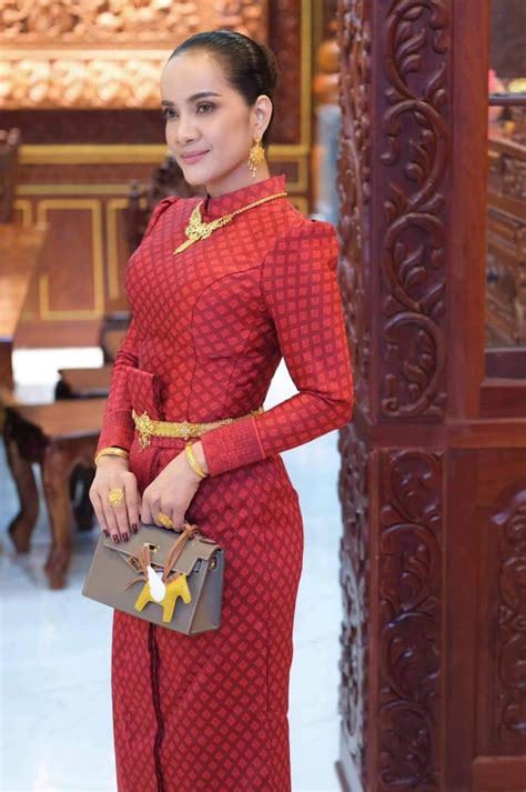 ពេជ្រ សោភា ក្តៅឆេវ ក្រោយ មានអ្នក បោះសម្តីសួរថា រឿង ប្តីបែបនេះ