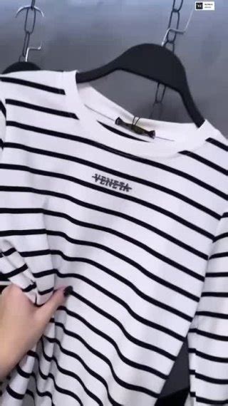 Лонгслив (longsleeve) - это футболка с длинным рукавом, которая может ...